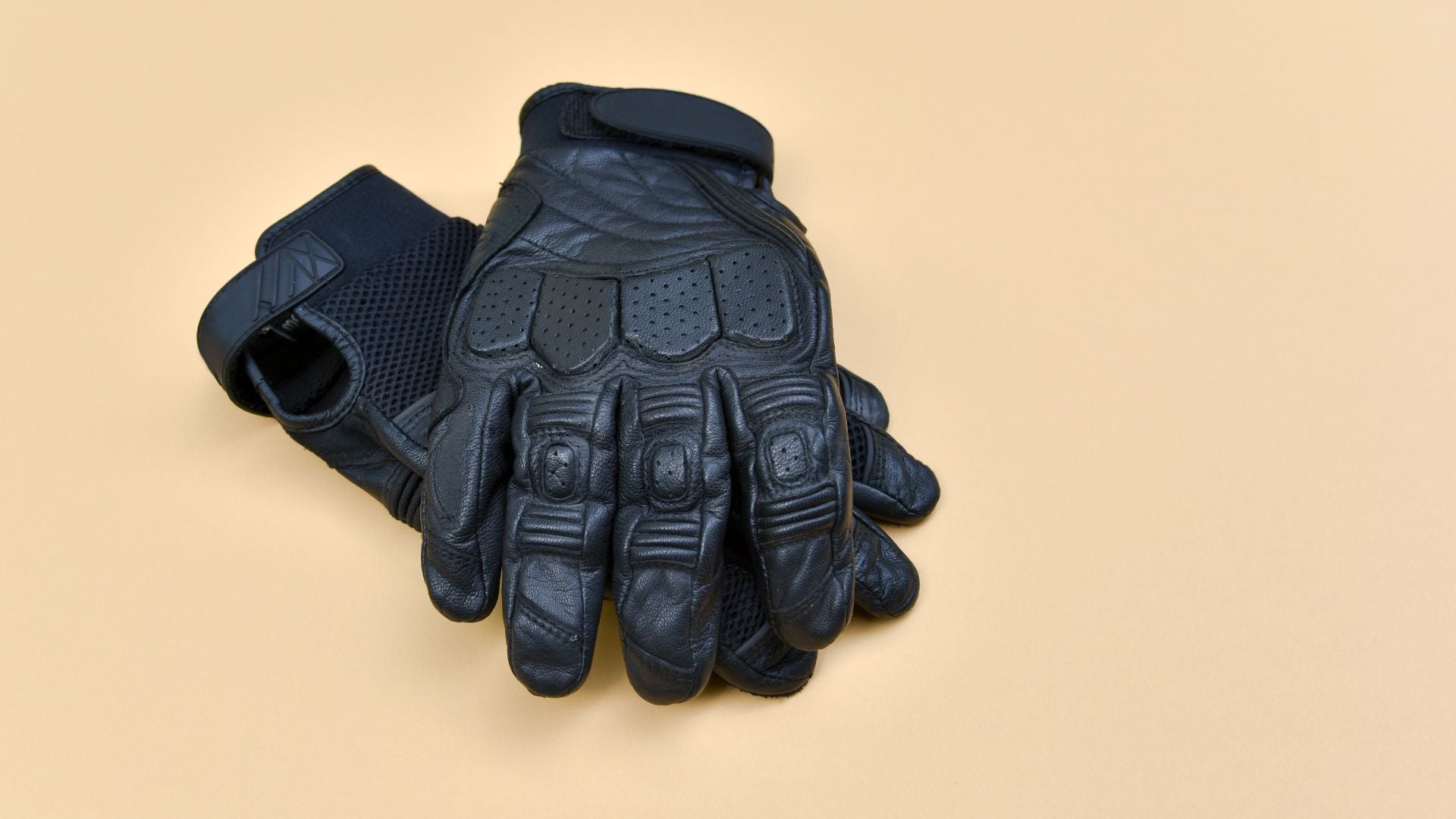 The Evolution of Motorcycle Gloves – GPI Moto